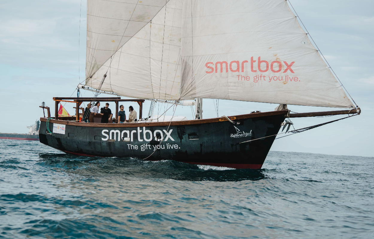 Smartbox se sube al velero de La España Azul - Smartbox Blog